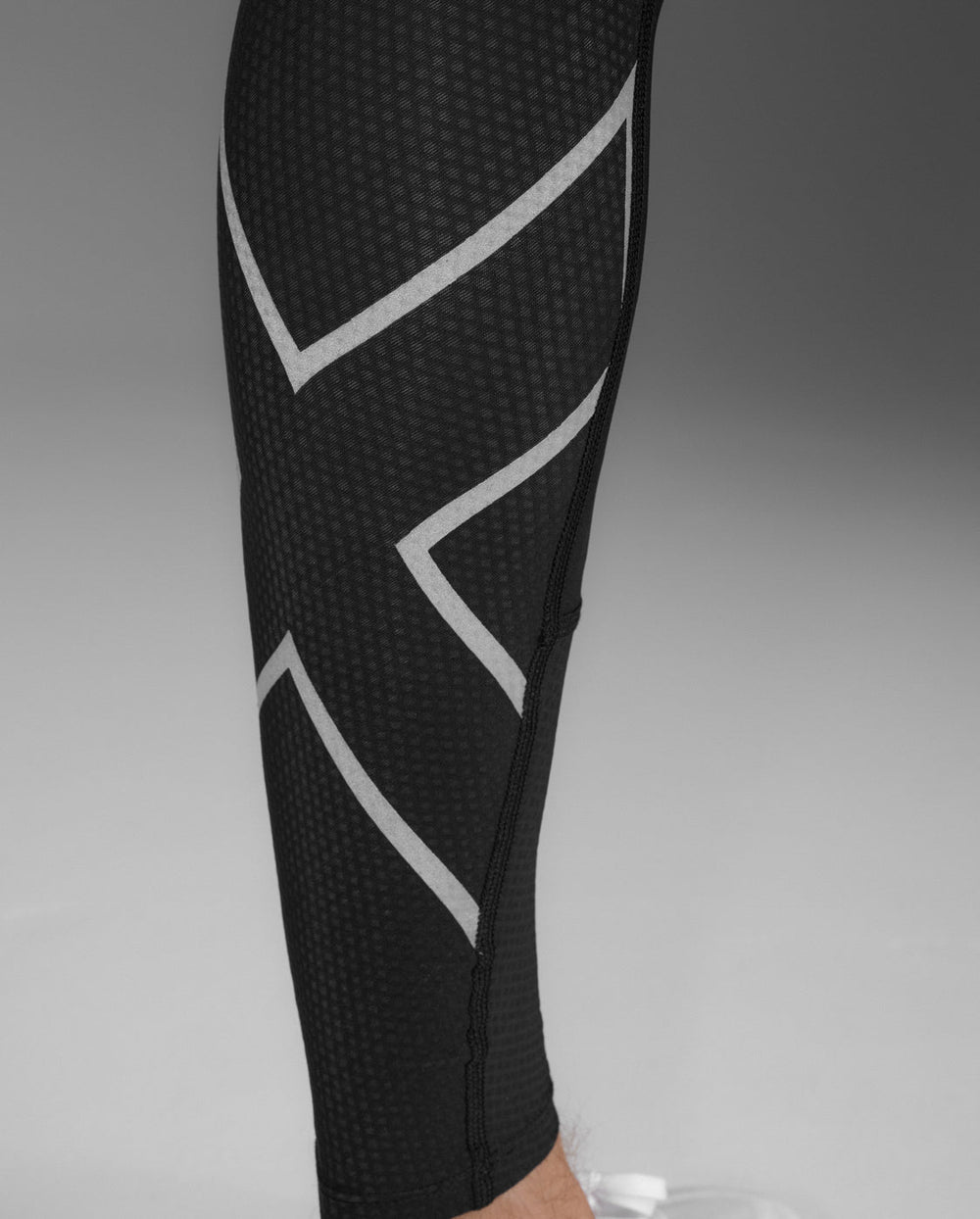 Aero Mesh Compression Tights 男士 全長暢跑透氣多收納口袋訓練壓縮褲｜黑
